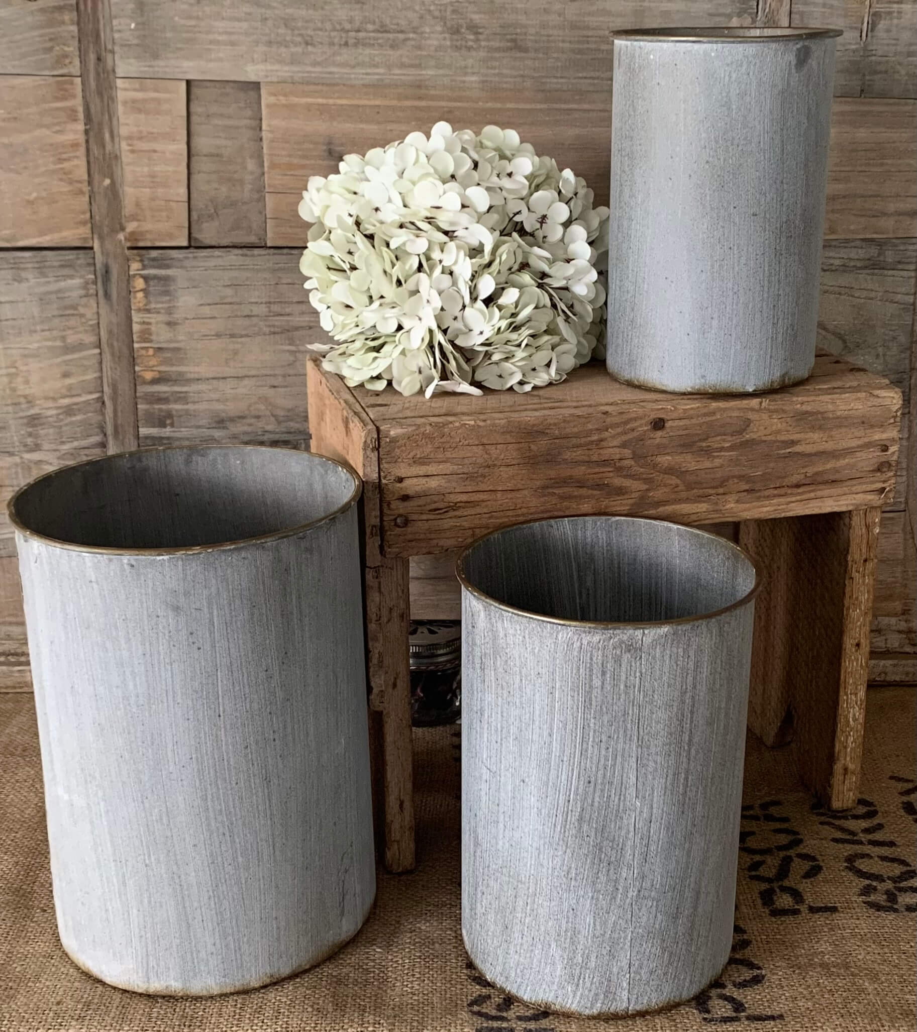 Farnhouse galvanised planter/round pot – Countin' Crows Mercantile